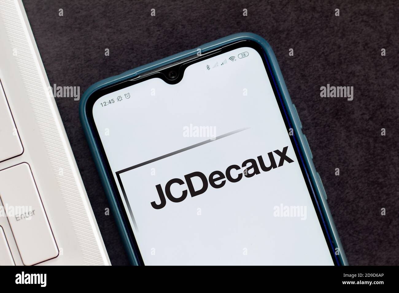 Jcdecaux sign hi-res stock photography and images - Alamy