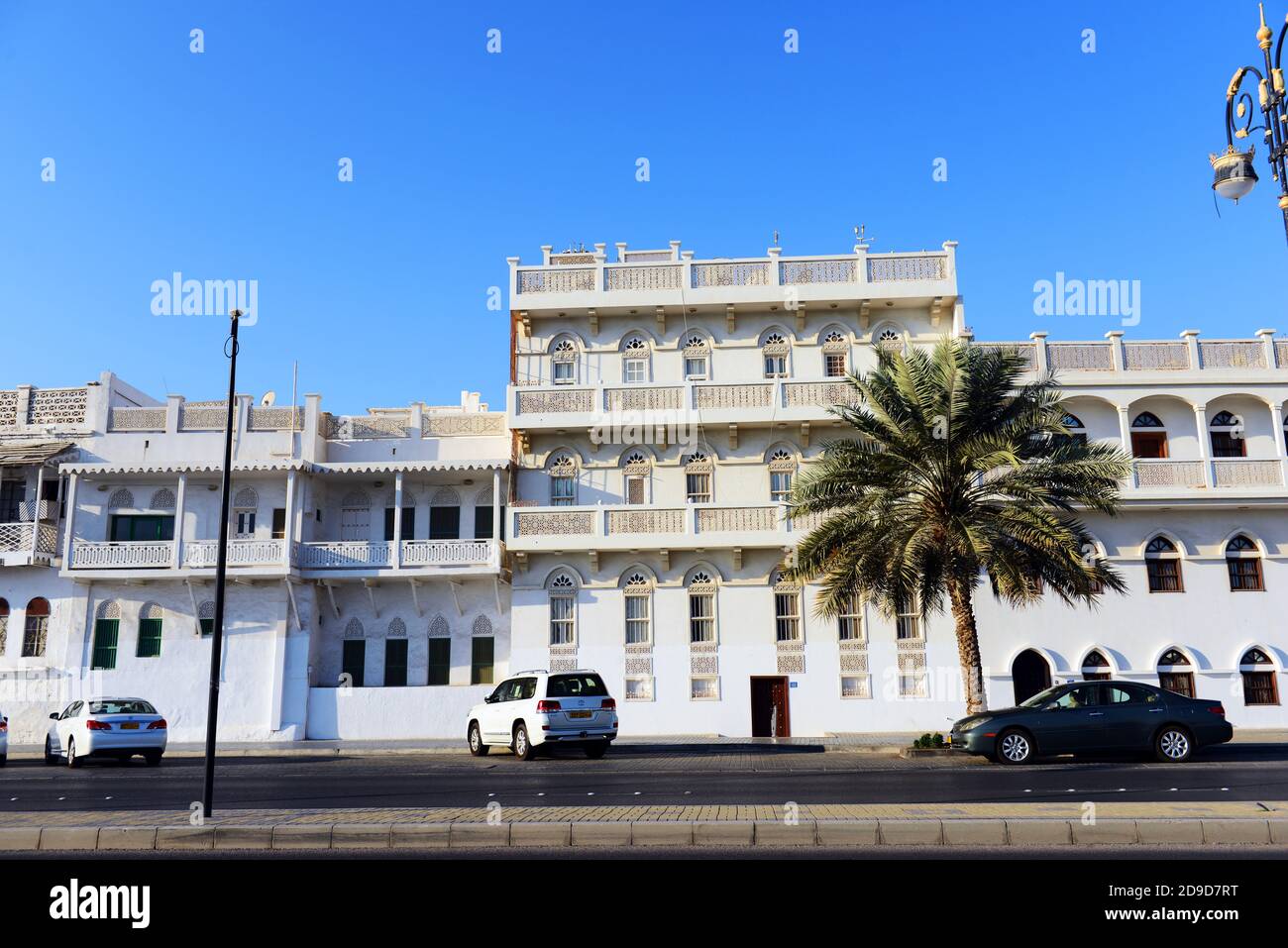 Traditional Omani buildings along the Mutrah corniche in Oman Stock ...