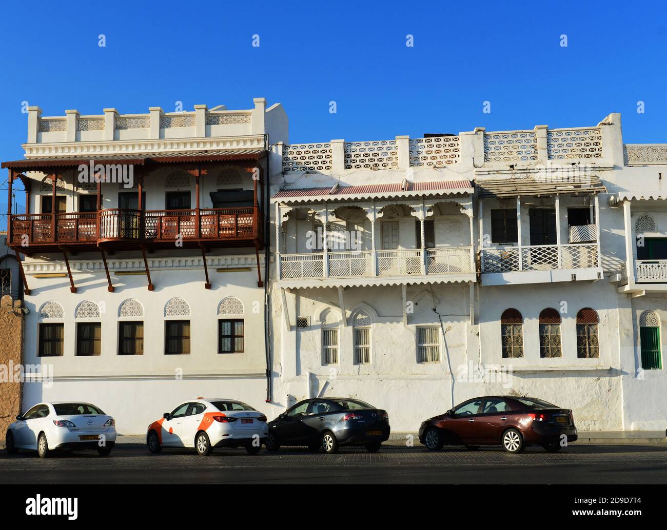 Traditional Omani buildings along the Mutrah corniche in Oman Stock ...