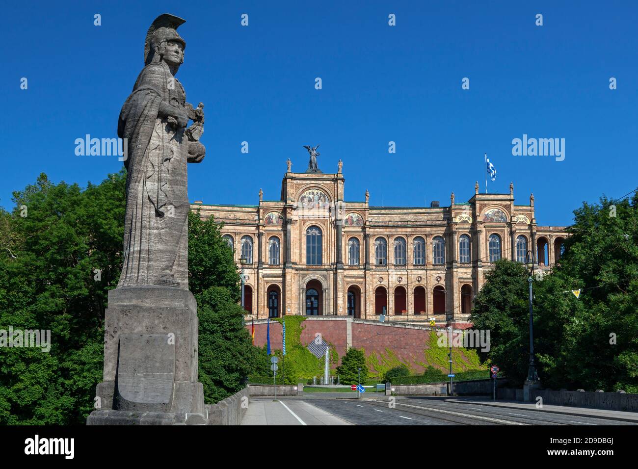 Statue of athena hi-res stock photography and images - Alamy