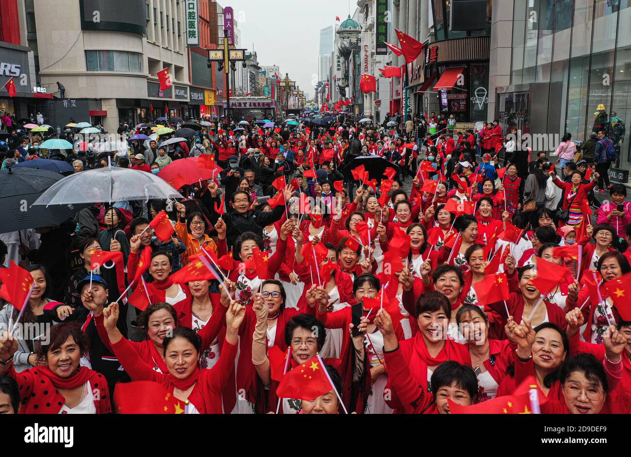 Thousands of citizens attend a flash mob to celebrate the National Day ...
