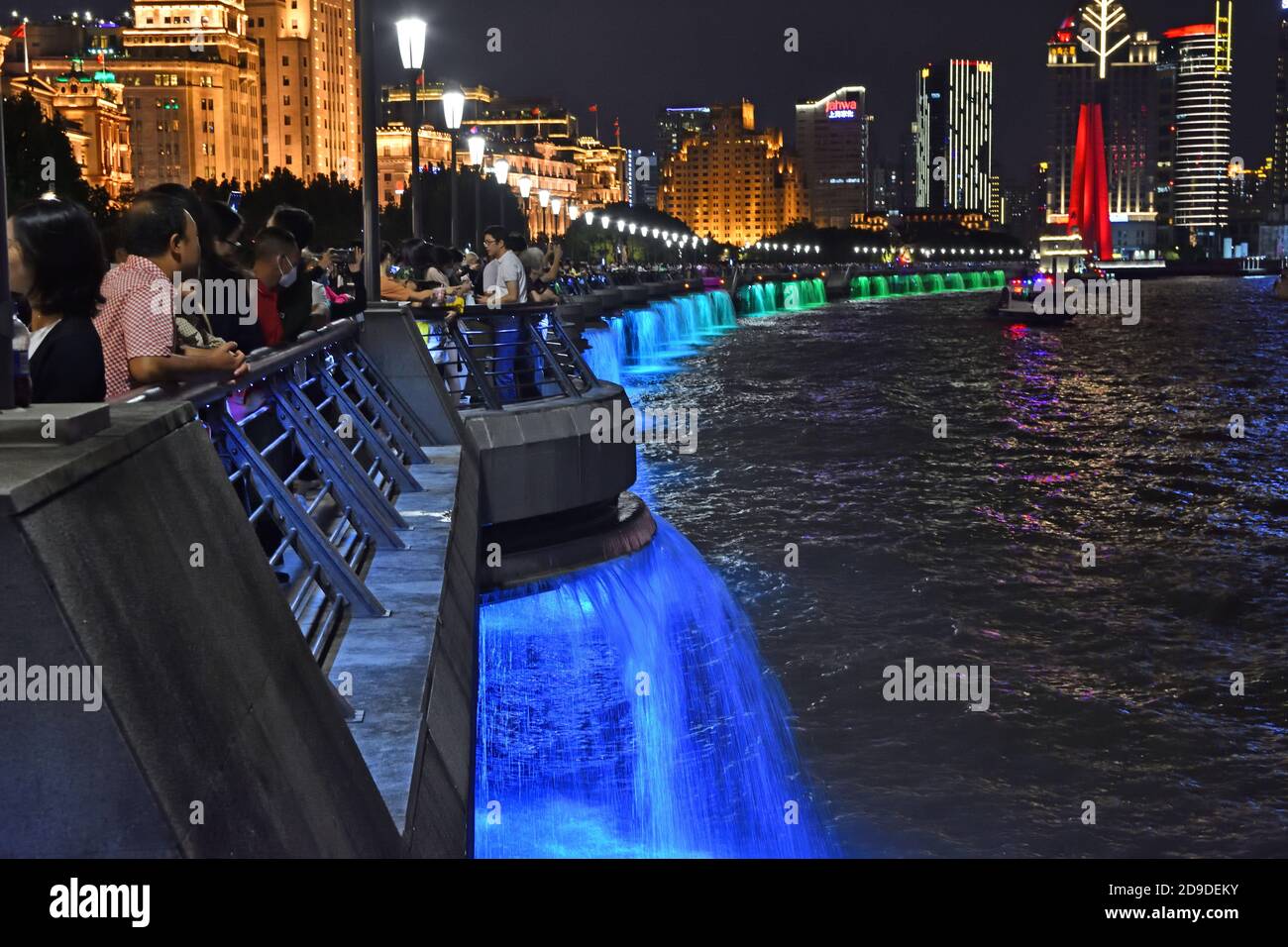 The Bund lights up to celebrate the 71st anniversary of the founding of ...