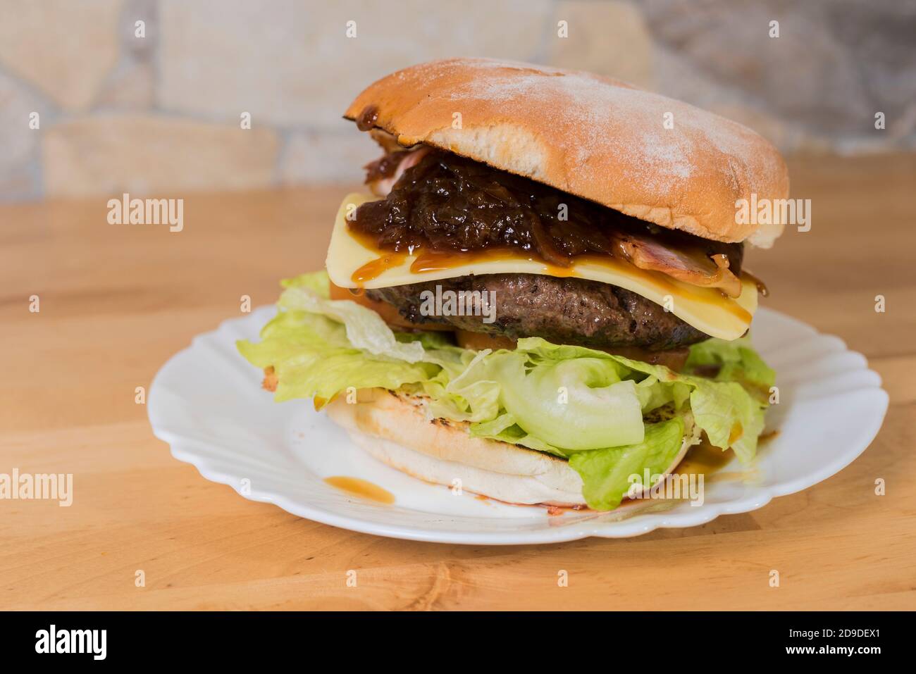 Tasty cheeseburger beef patty hi-res stock photography and images - Alamy