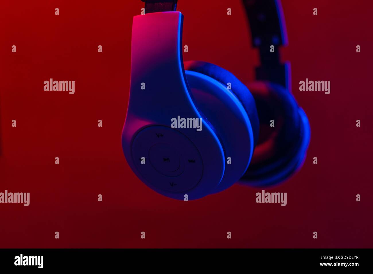 Headphones to listen to music with stereo sound Stock Photo - Alamy