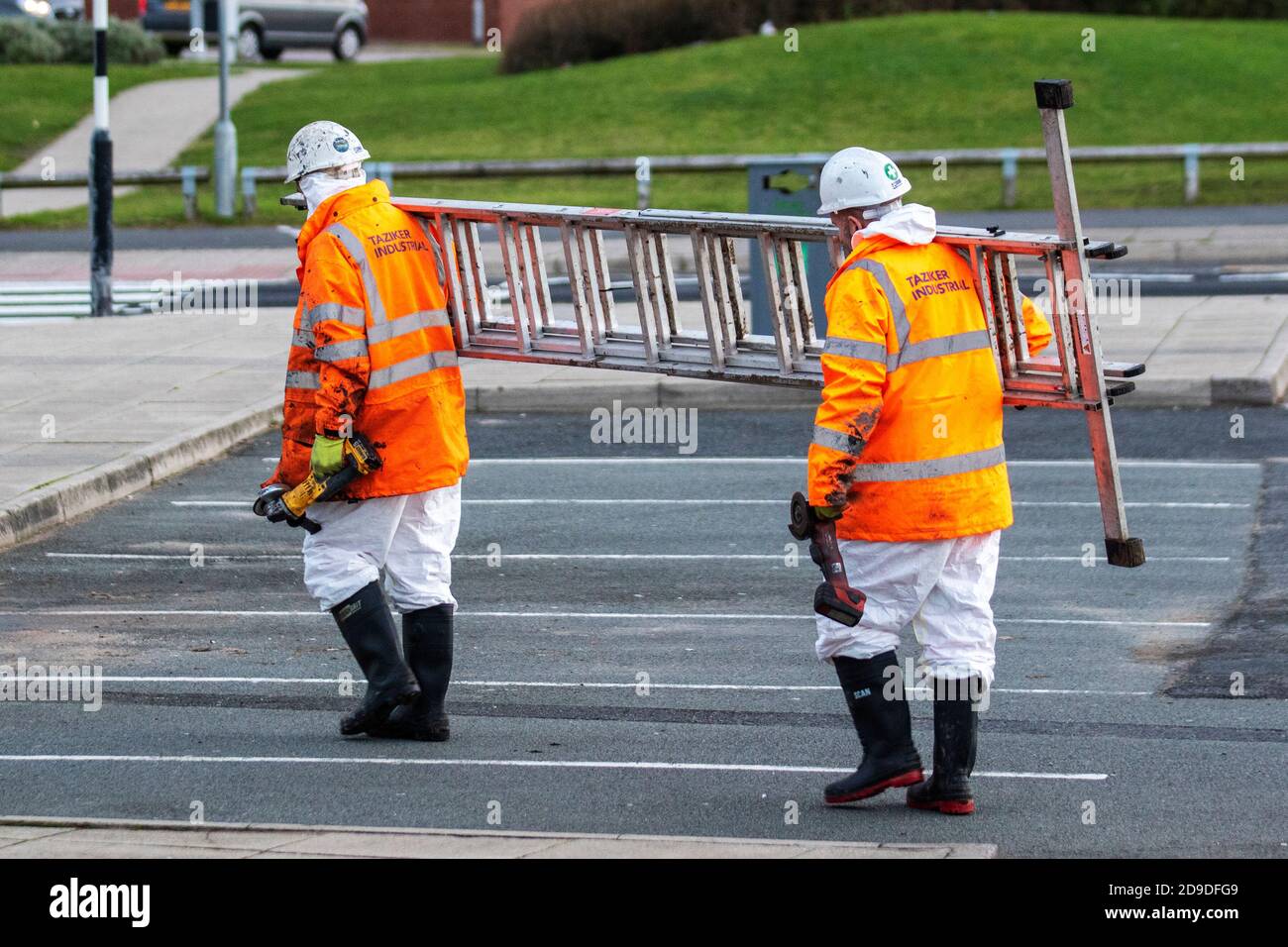 Scaffold Lorry High Resolution Stock Photography and Images - Alamy