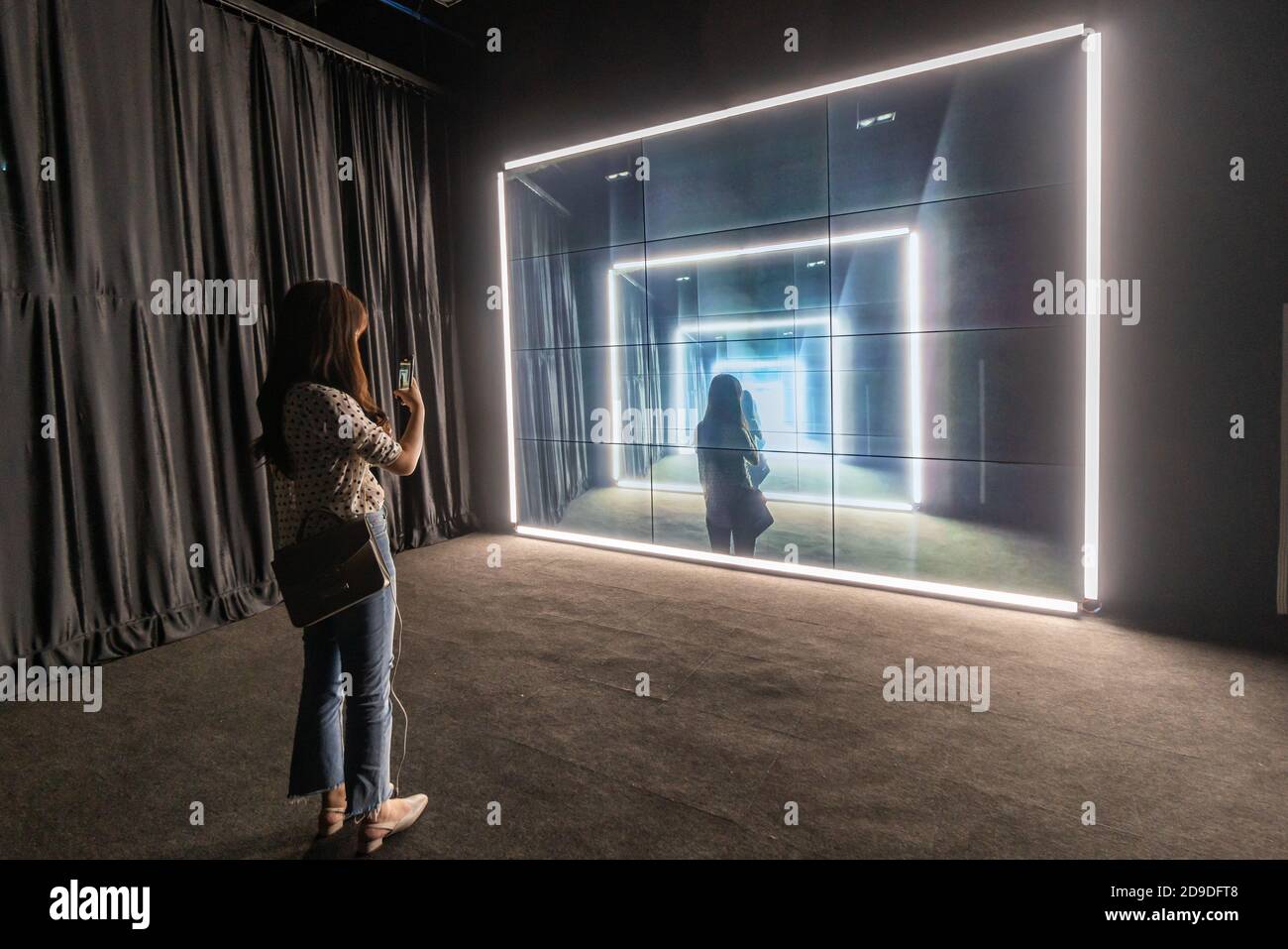 Parallel Universe People