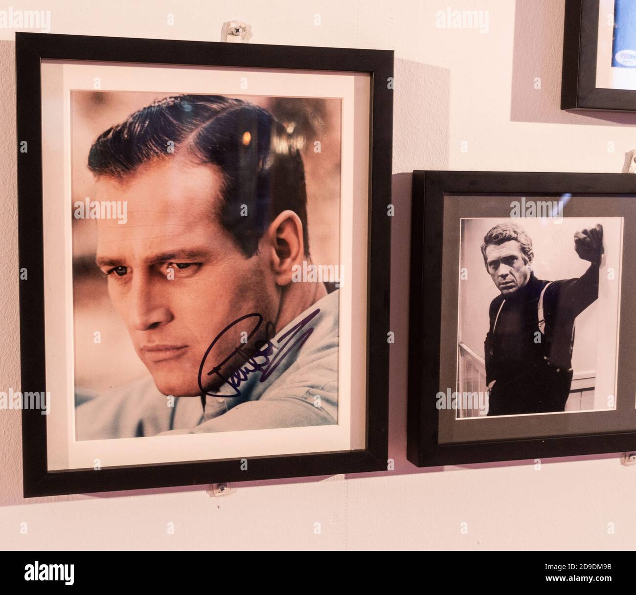 Autographed photographs of actors Paul Newman and Steve McQueen Stock ...