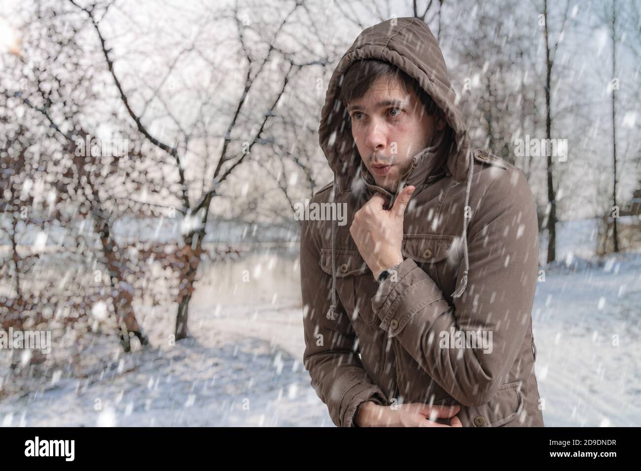 Freezing outside hi-res stock photography and images - Alamy