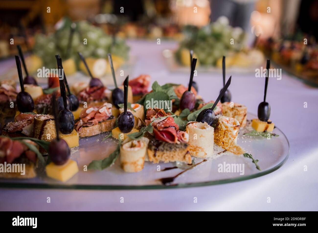 Furshet table hi-res stock photography and images - Alamy