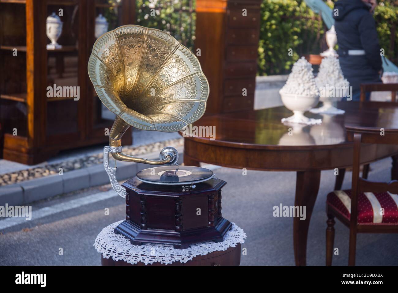Classic wooden turntable with a vinyl record hi-res stock photography ...