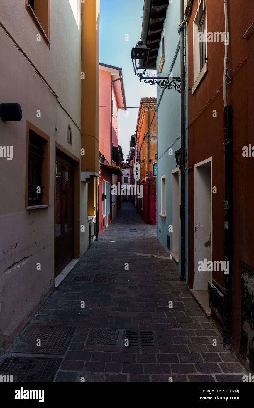 Narrow walkway buildings architecture hi-res stock photography and ...