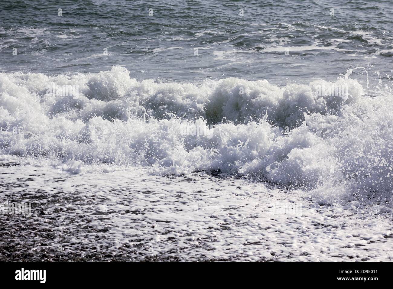 Wave splash on black hi-res stock photography and images - Alamy