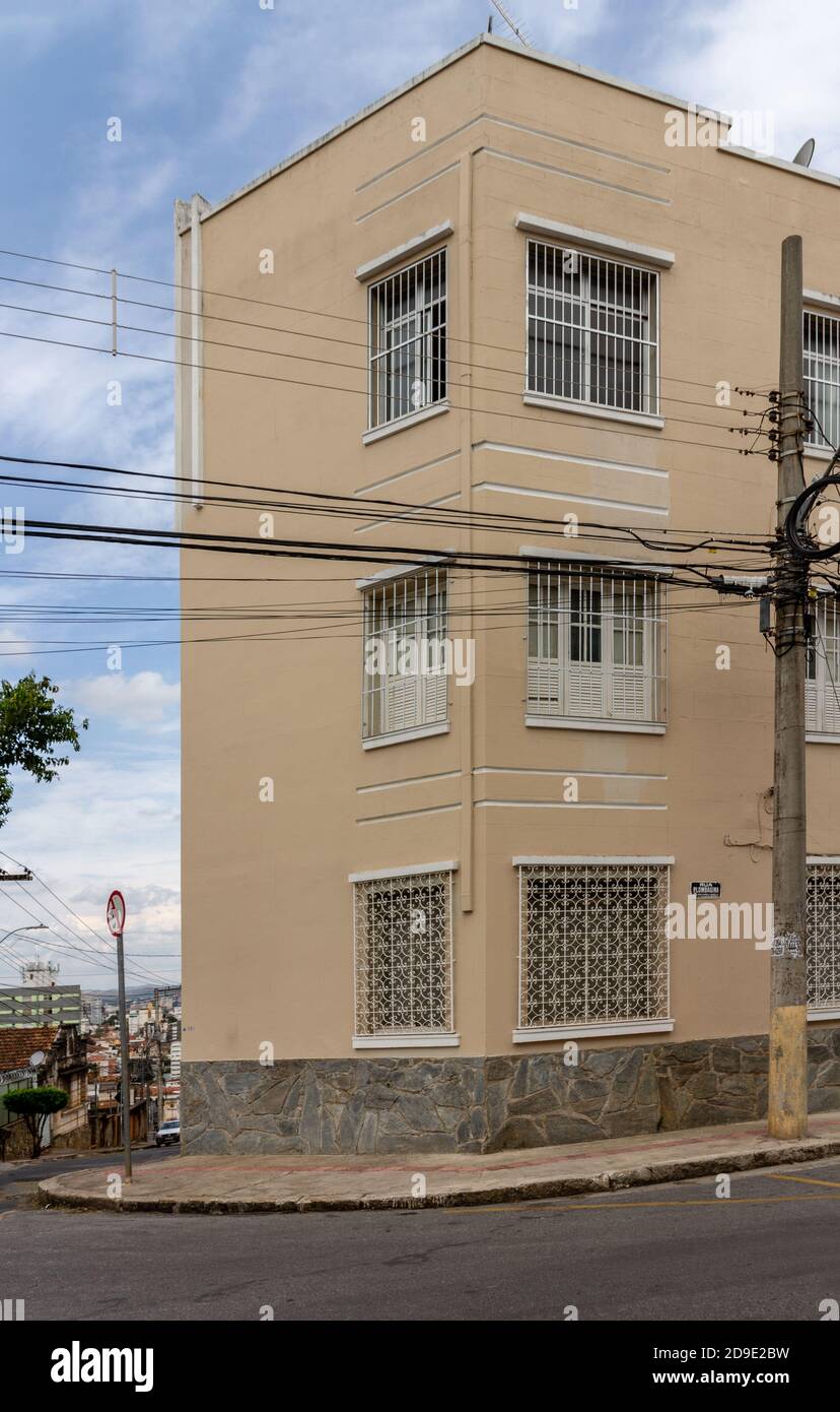 Neighborhood building hi-res stock photography and images - Alamy