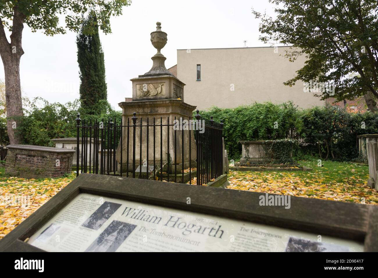 The grave of William Hogarth in the graveyard of St Nicholas' Parish ...
