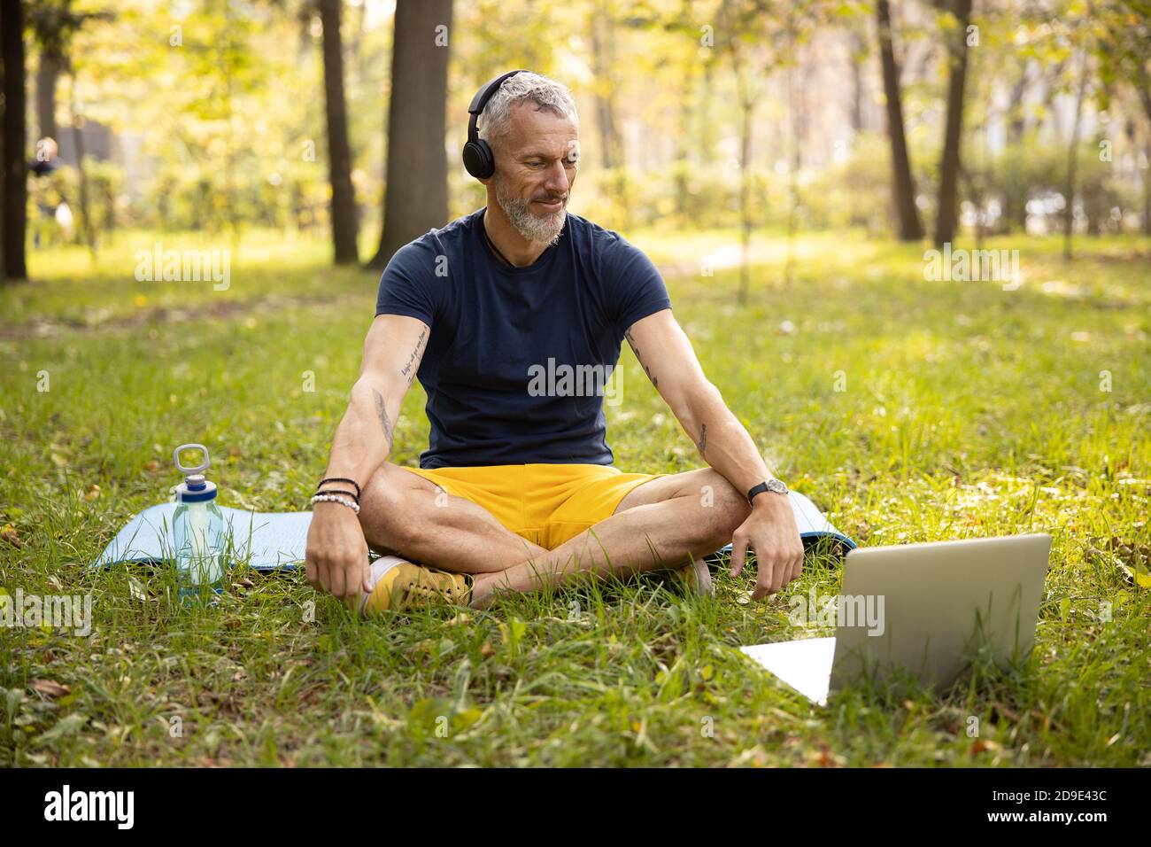 Smiling athletic male practicing hi-res stock photography and images ...