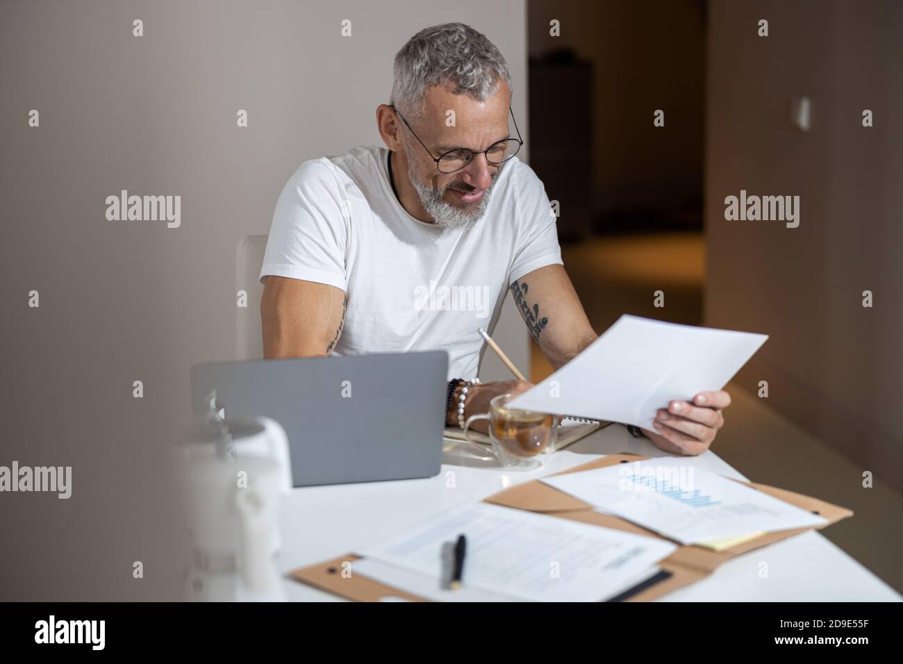 Noting down hi-res stock photography and images - Alamy