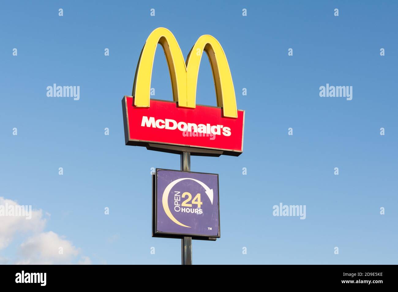 Golden arches hi-res stock photography and images - Alamy