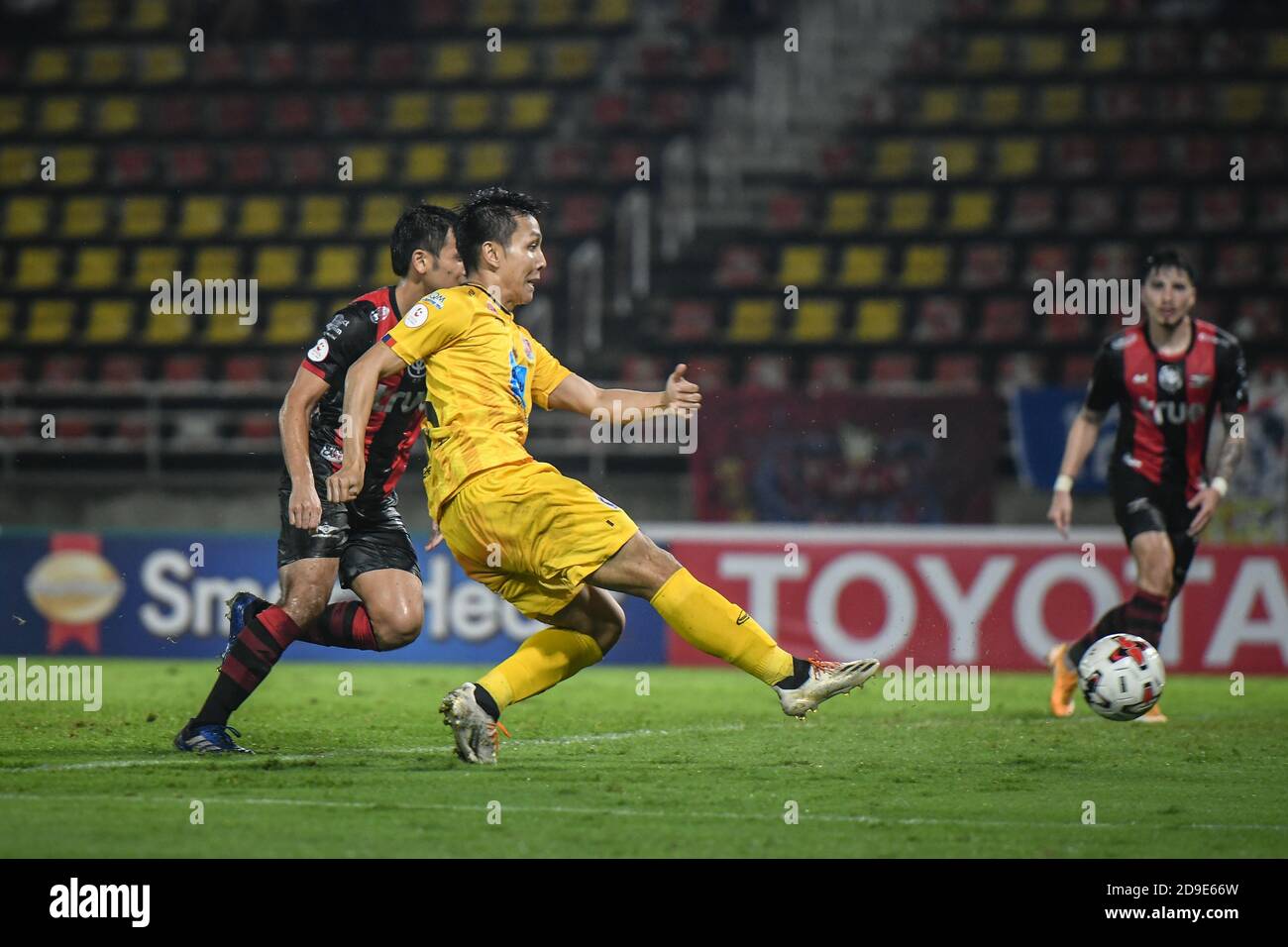 Nattawut Sombatyotha of Port FC seen in action during the Thai League ...