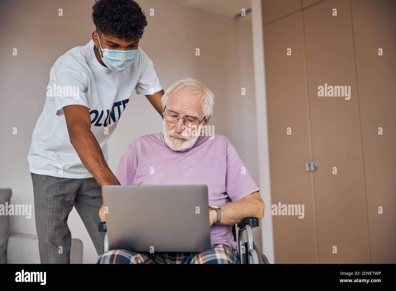 Literacy volunteer hi-res stock photography and images - Alamy