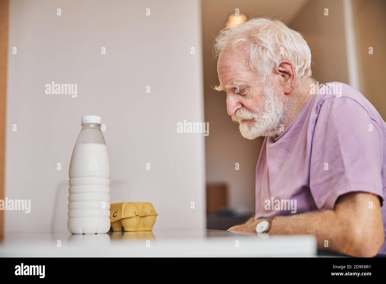 Dozing off hi-res stock photography and images - Alamy