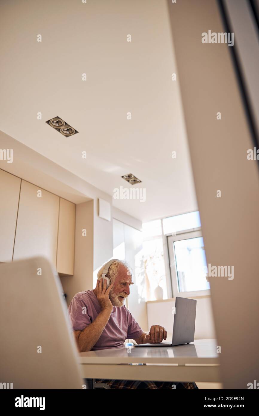 Fixedly hi-res stock photography and images - Alamy