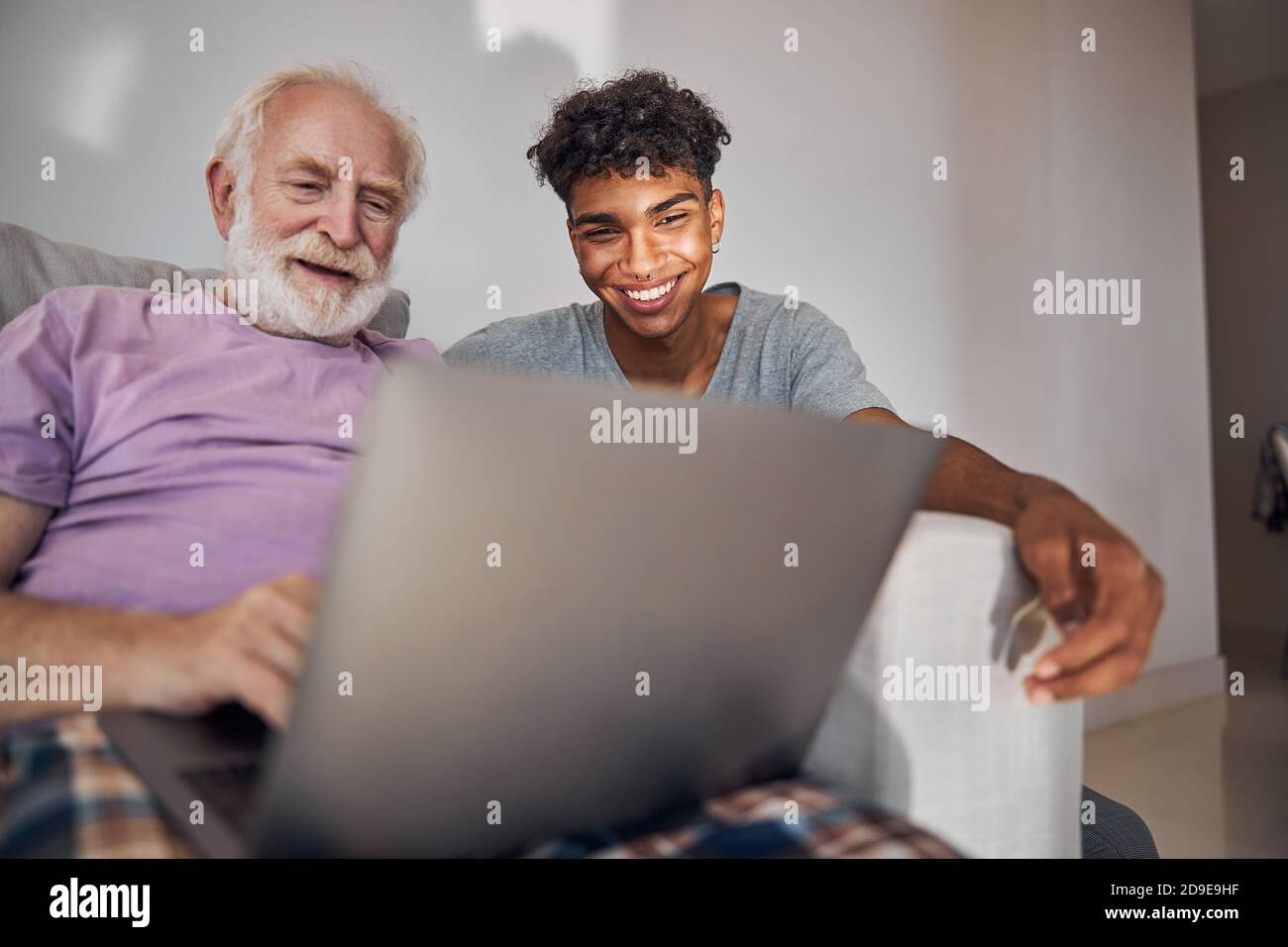 Senior citizen spending time hi-res stock photography and images - Alamy