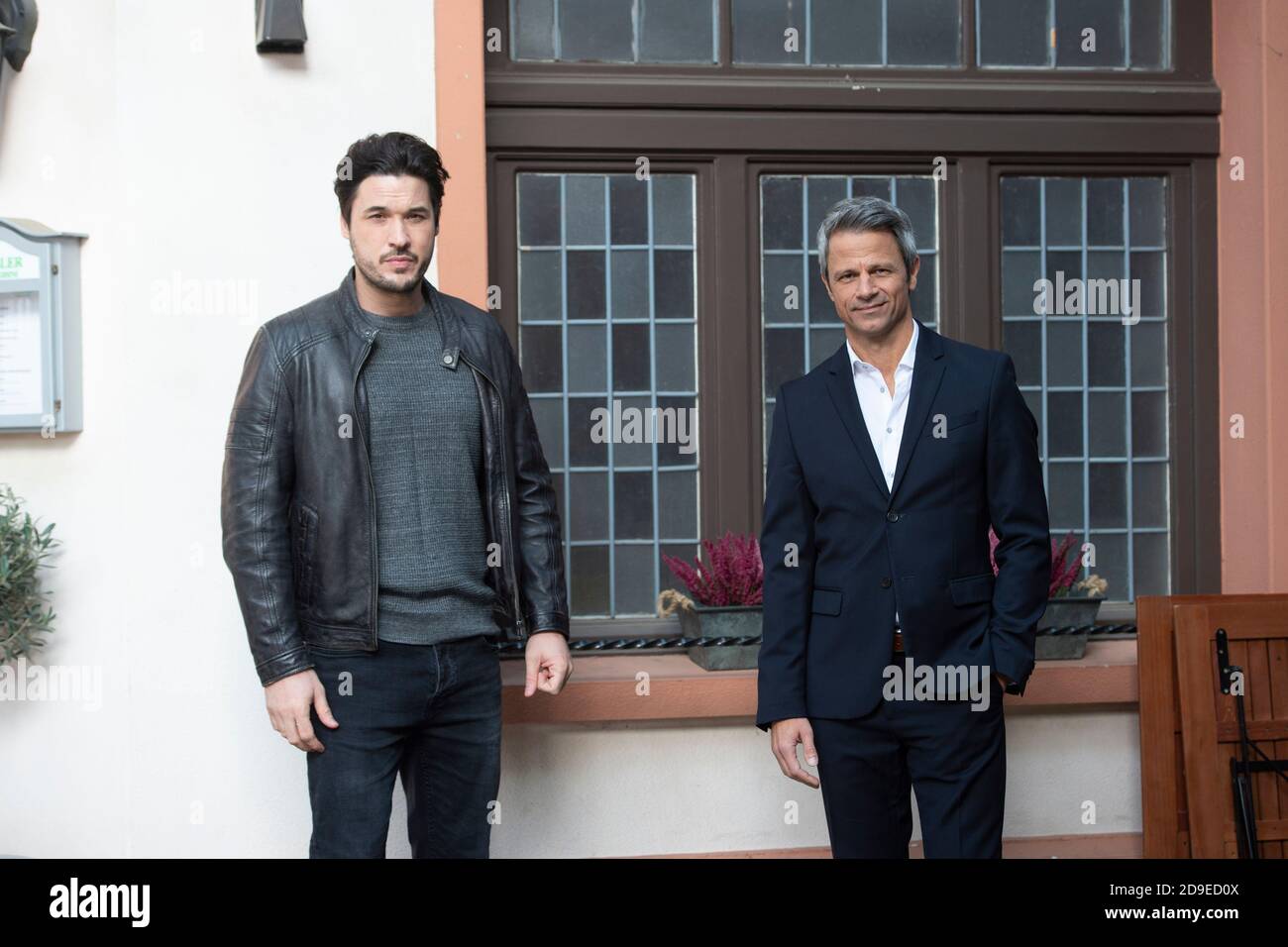 Cologne, Deutschland. 04th Nov, 2020. from left: Actor Alexander MILO ...
