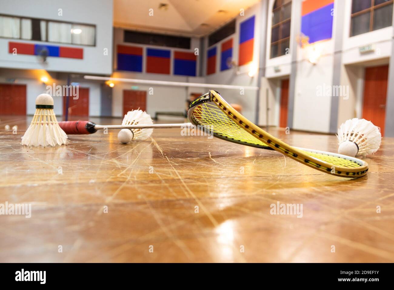 Broken badminton racket hi-res stock photography and images - Alamy