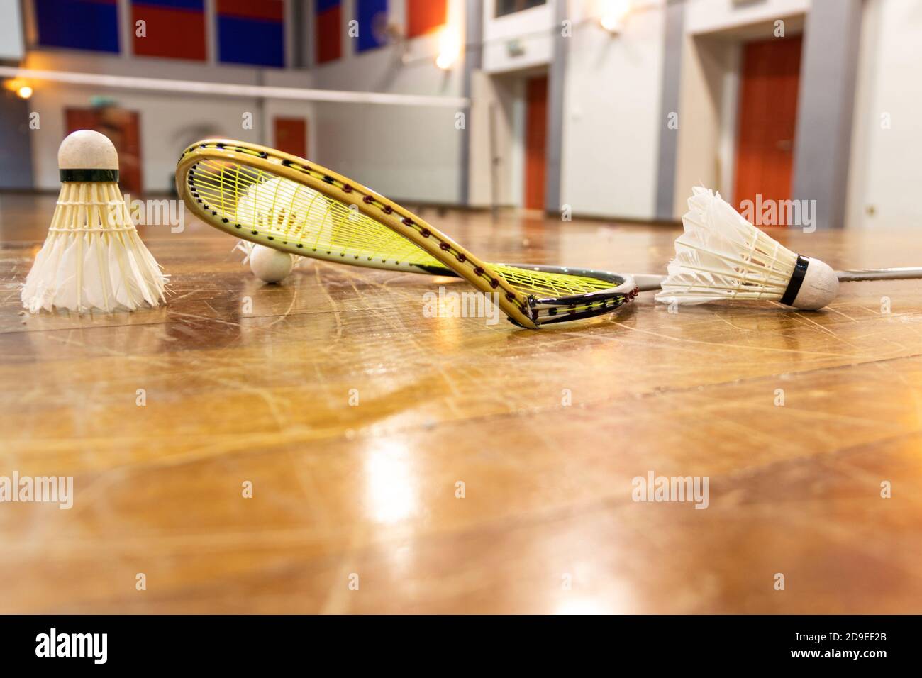 Broken badminton racket hi-res stock photography and images - Alamy