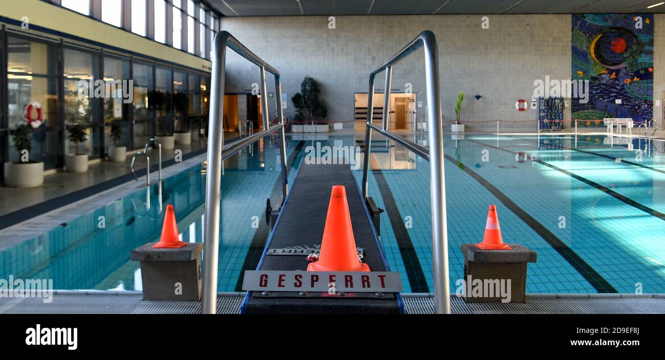 Berlin, Germany. 05th Nov, 2020. A diving board with warning cones and ...