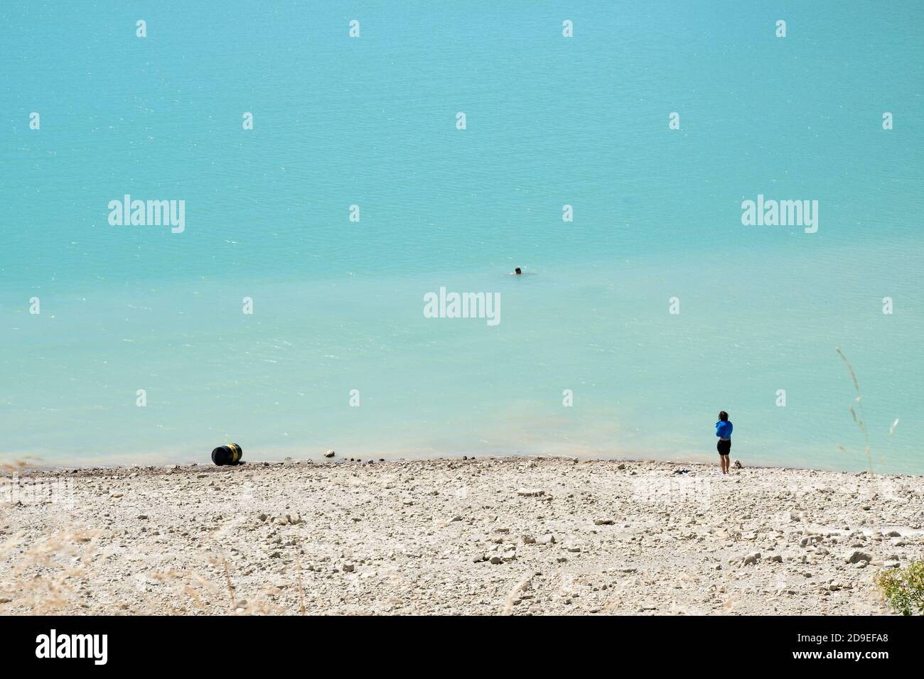 Turquoise blue lake hi-res stock photography and images - Alamy