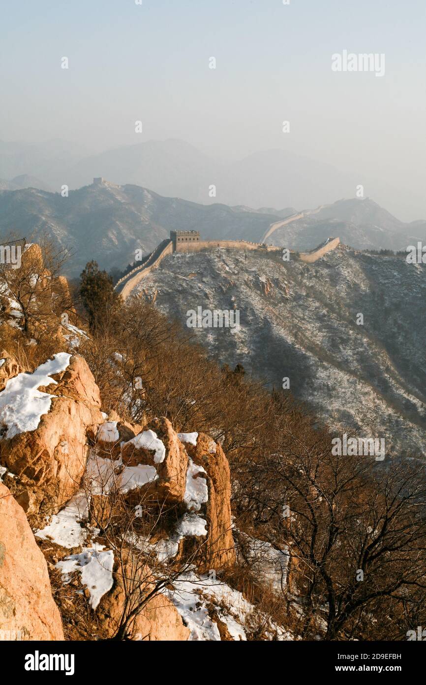 Great wall in winter with snow cover Stock Photo - Alamy