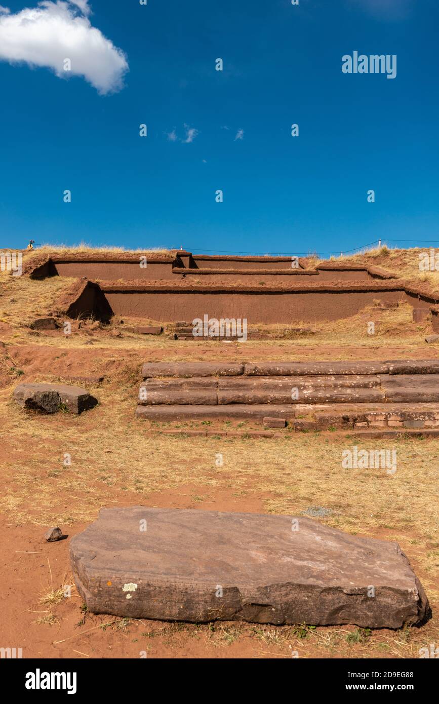 Ruins of pyramid hi-res stock photography and images - Alamy