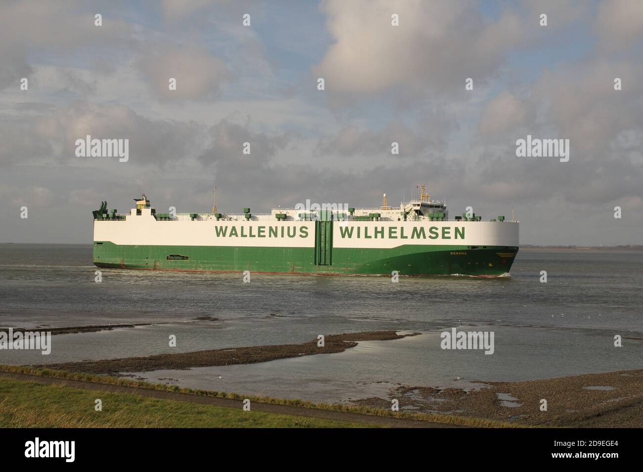 Roro cargo vessel hi-res stock photography and images - Alamy