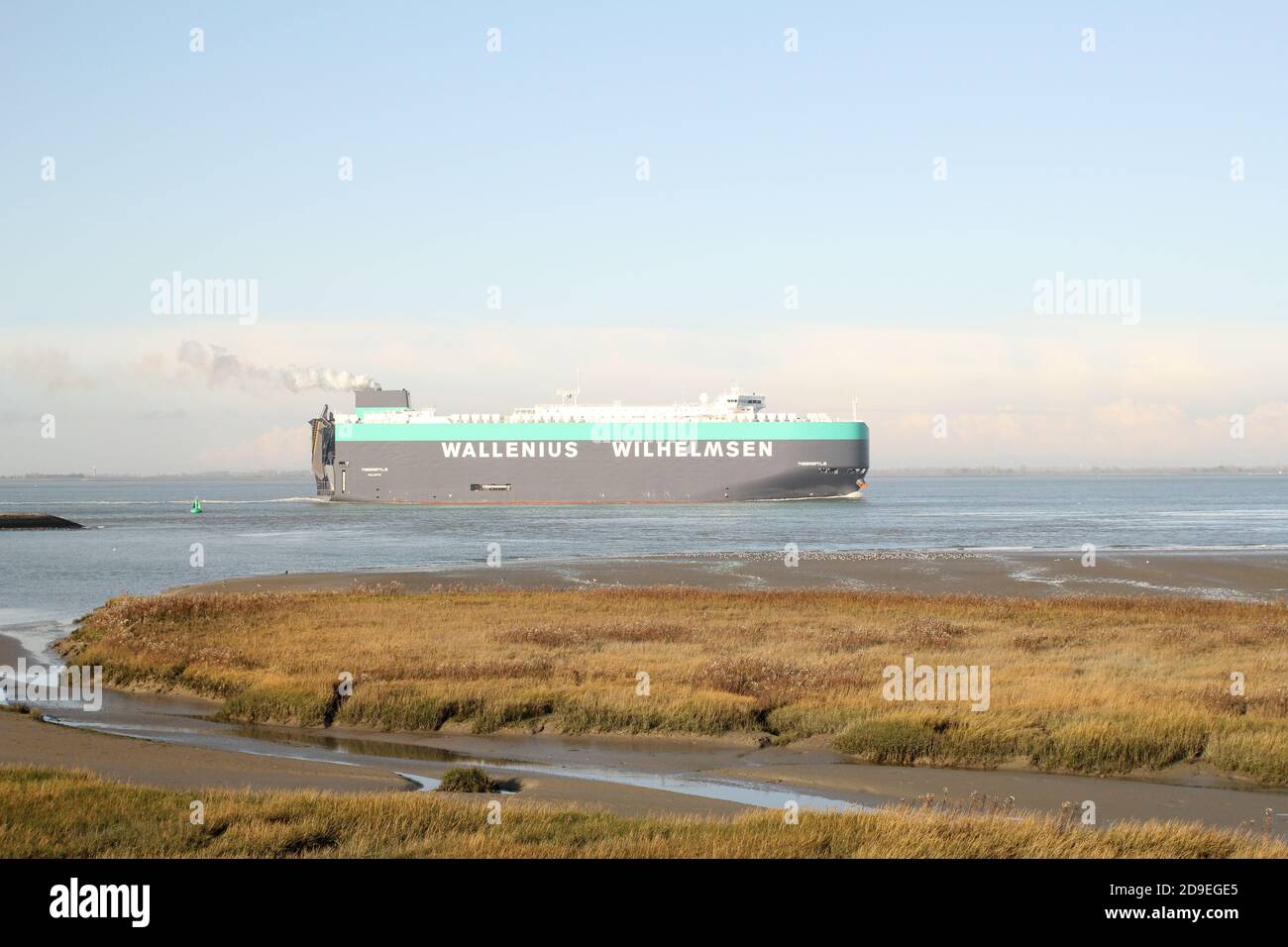Roro vessel hi-res stock photography and images - Alamy