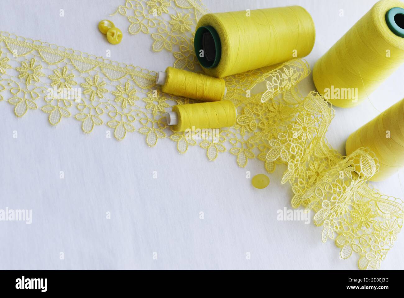 Yellow lace dress hi-res stock photography and images - Alamy