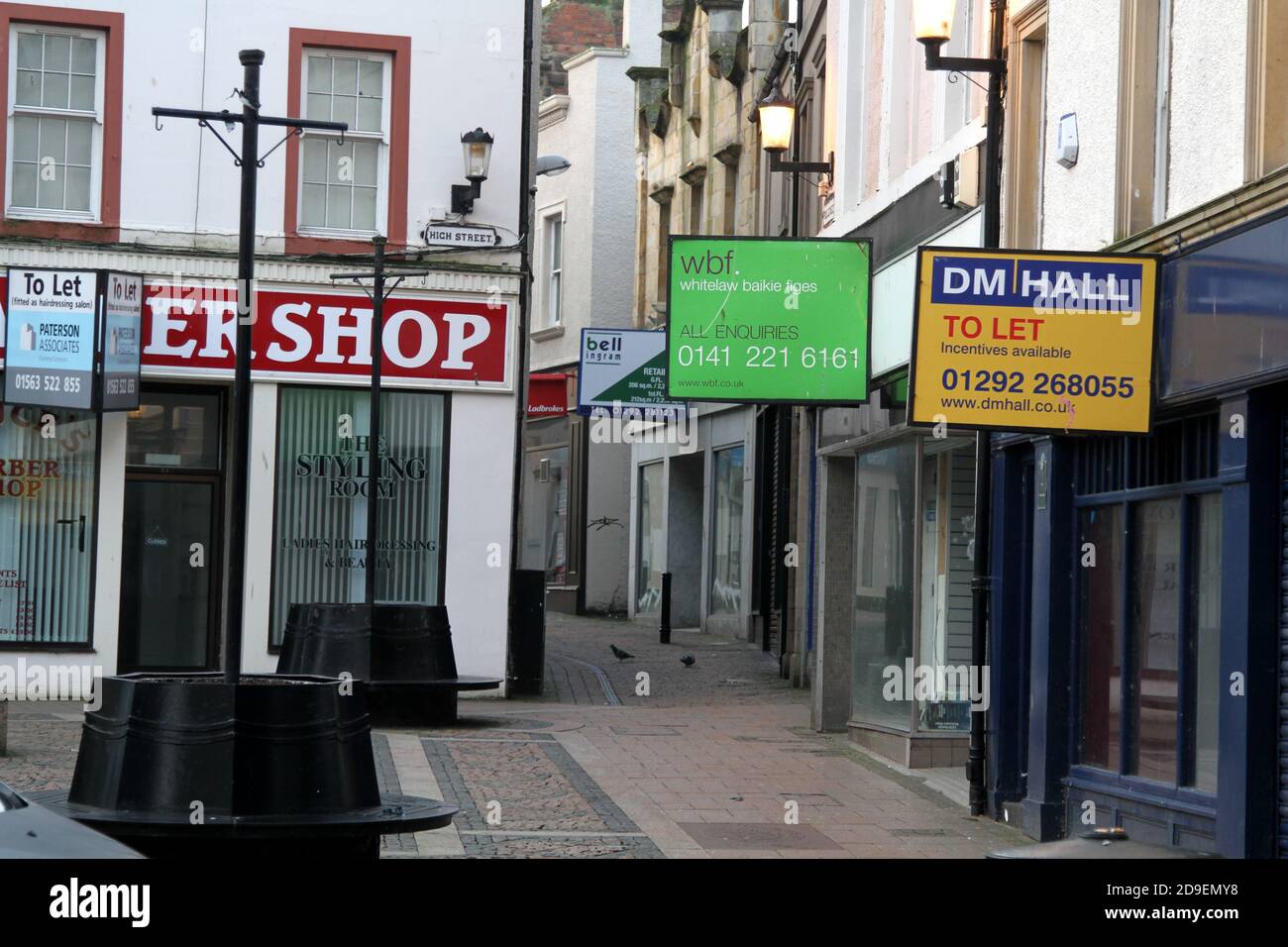 Vacant shop units hi-res stock photography and images - Alamy