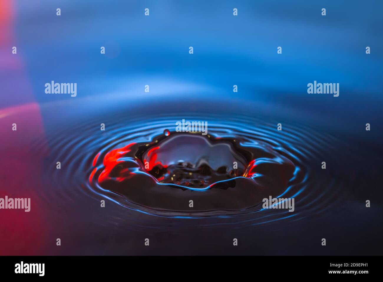 Water drop splash, close up shot of water splash Stock Photo - Alamy