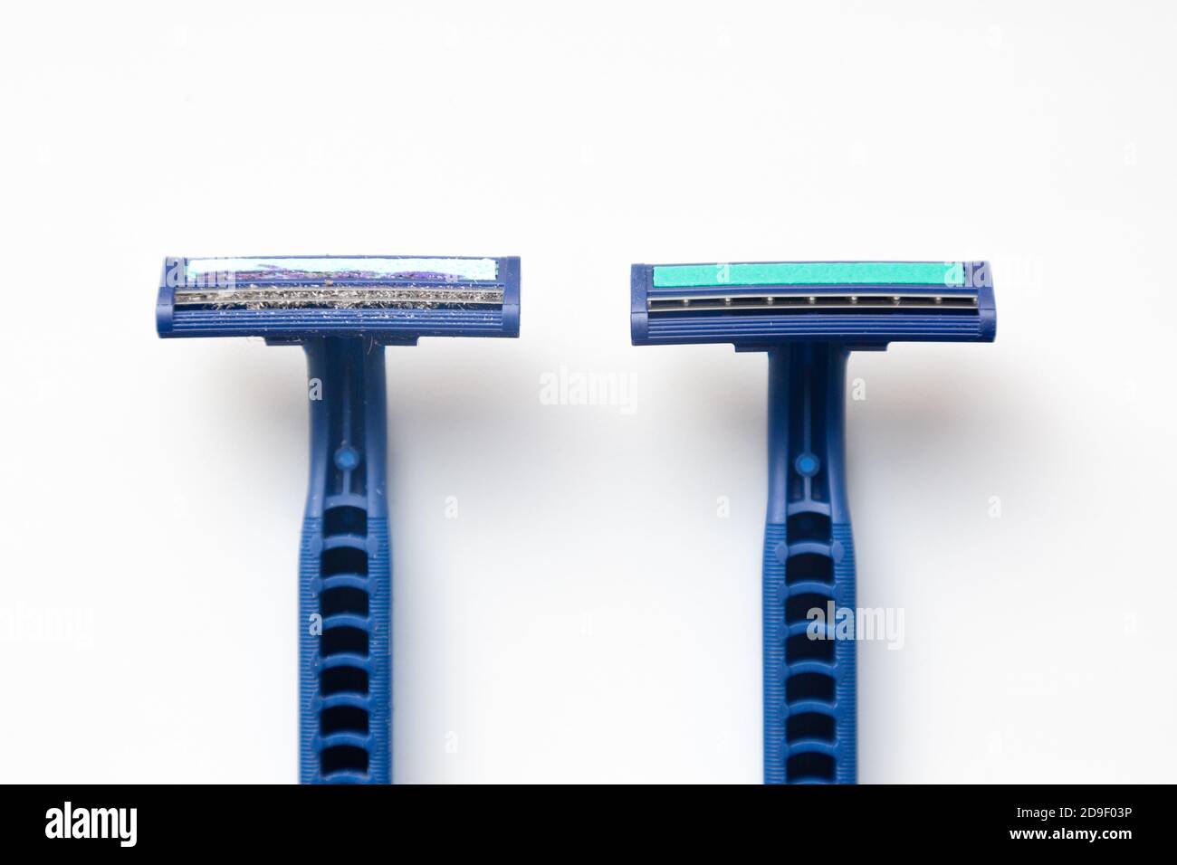 New reading razor and old used razor Stock Photo - Alamy