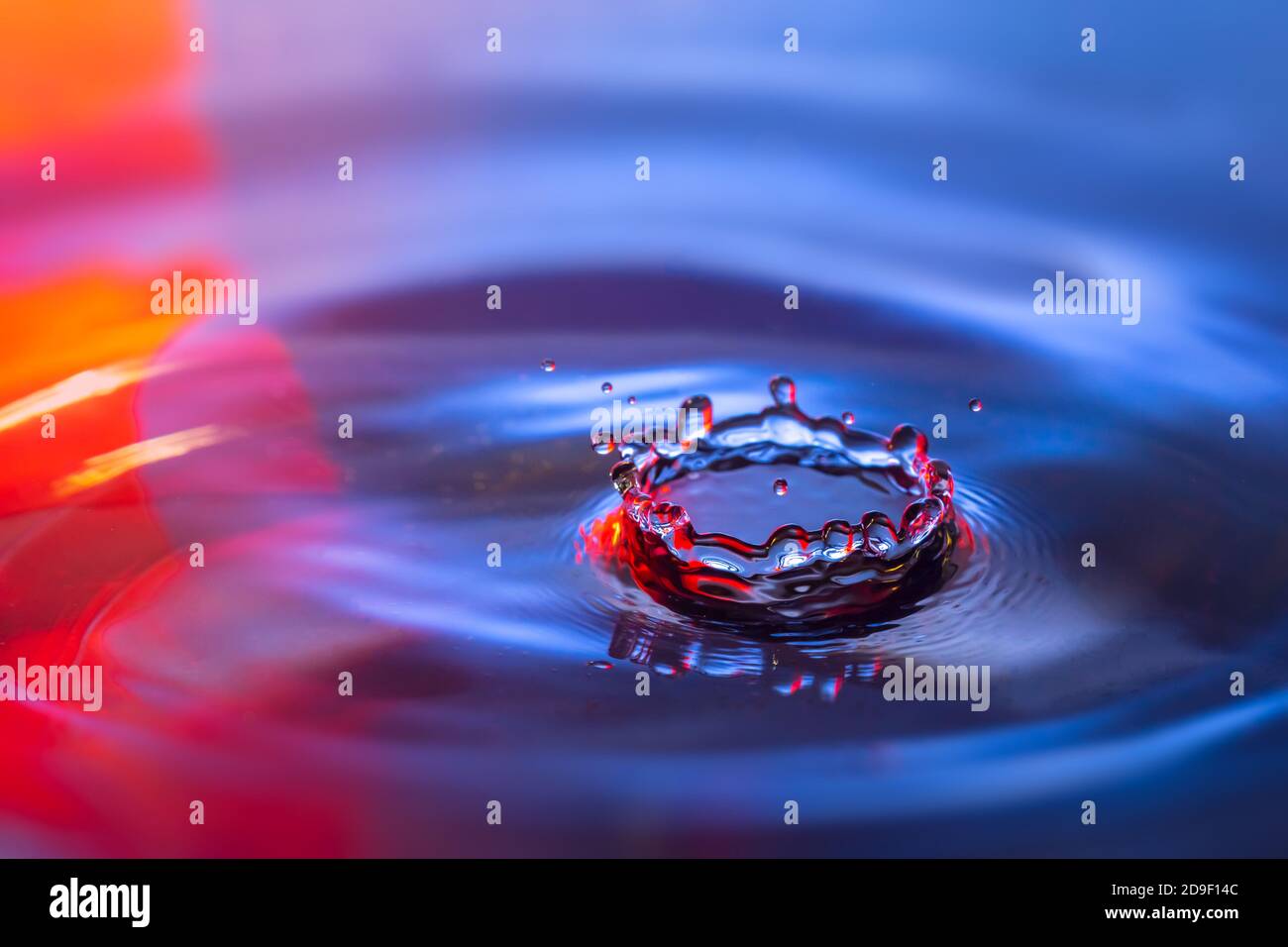 Water drop splash crown, close up shot of water splash Stock Photo - Alamy