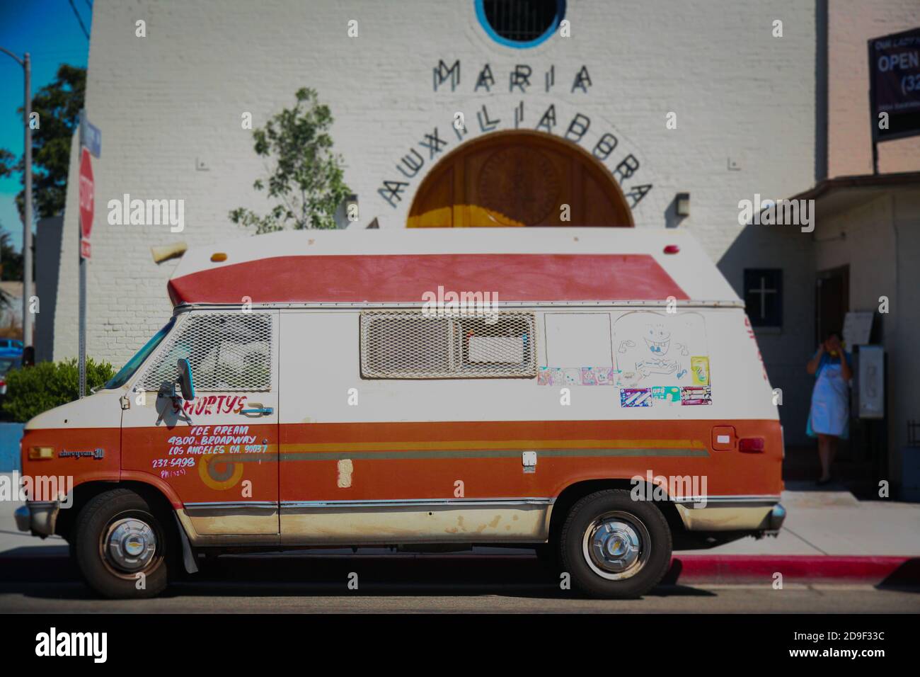 Ice cream truck driving hi-res stock photography and images - Alamy