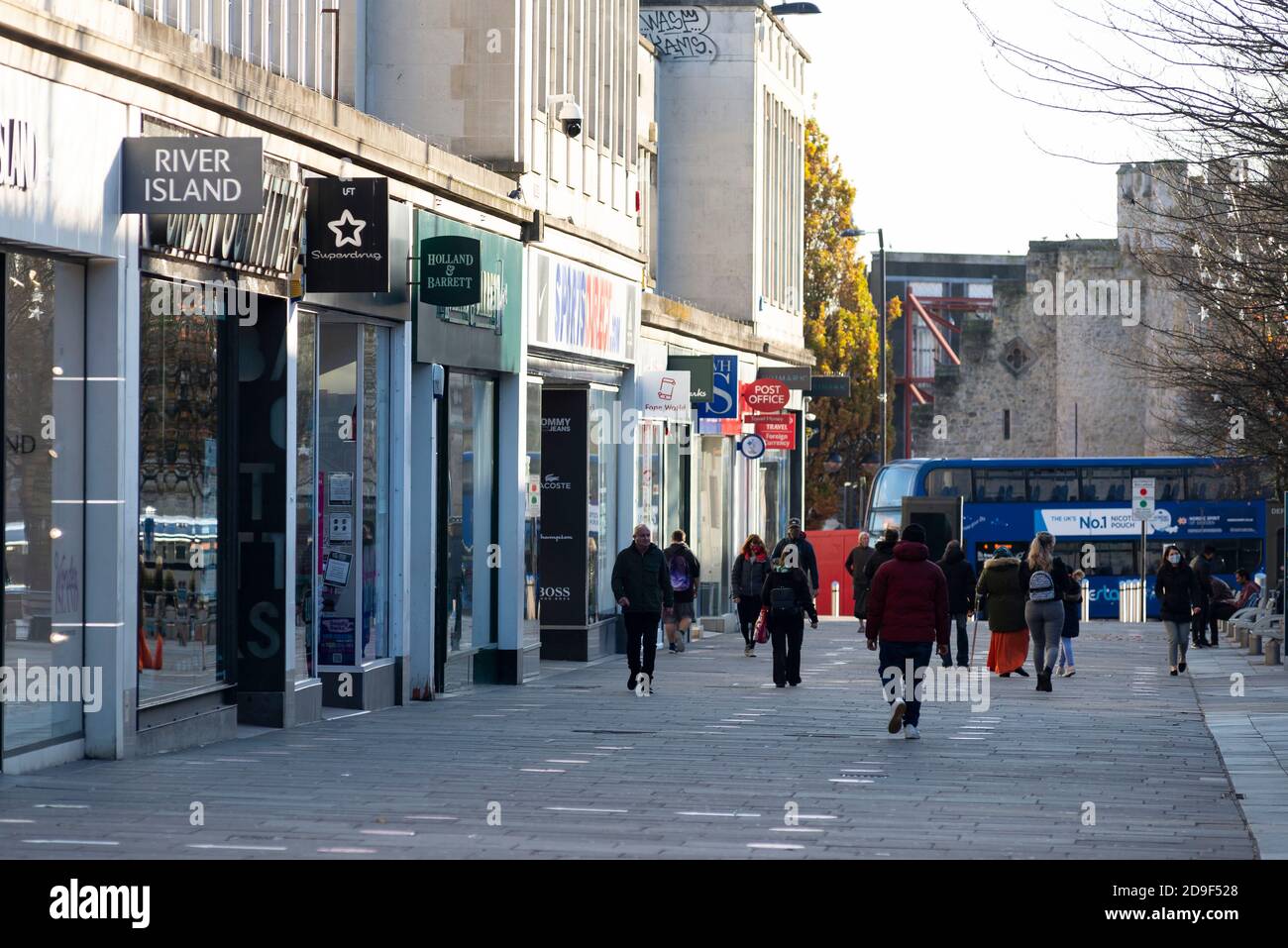 Southampton high street shopping hi-res stock photography and images ...