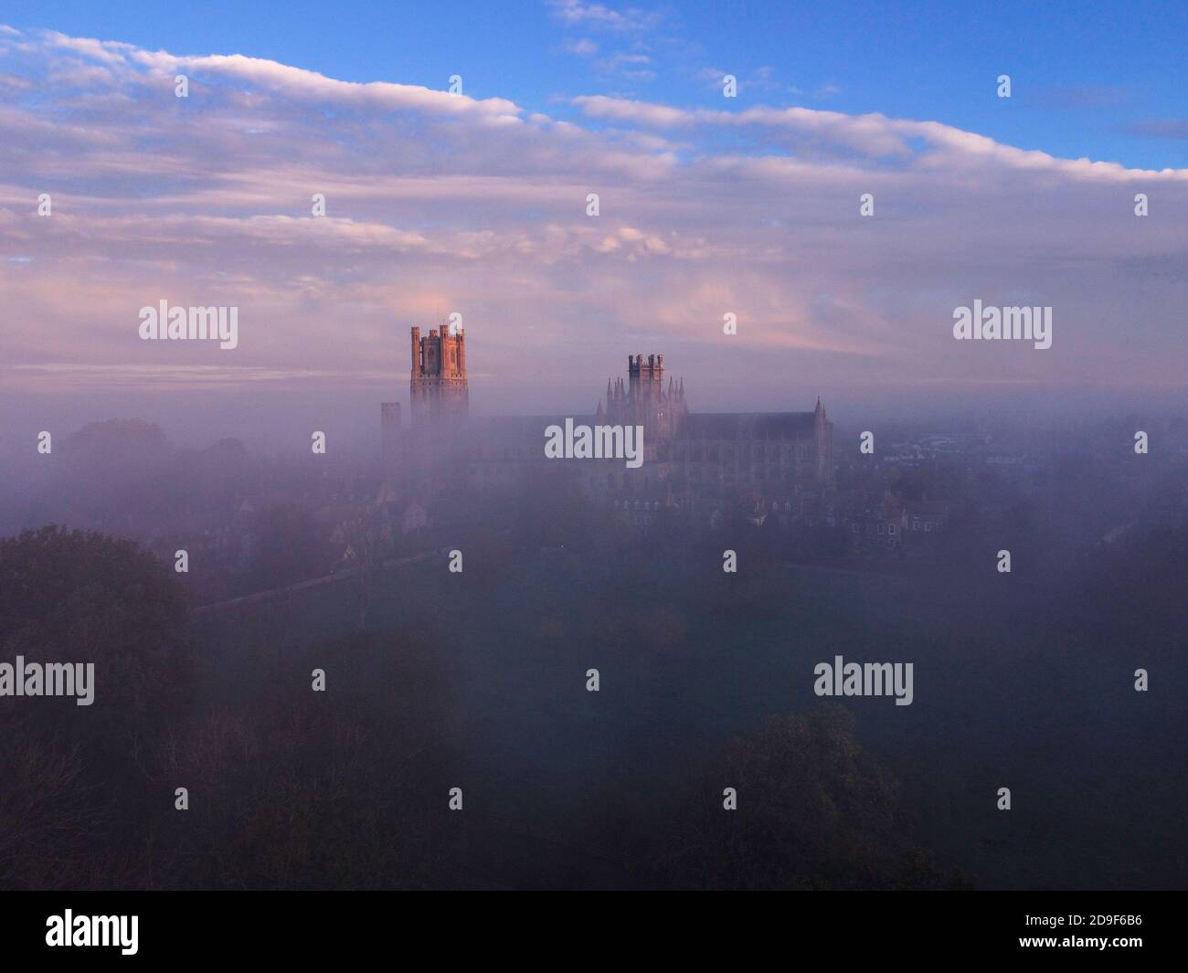 Ely cathedral mist hi-res stock photography and images - Alamy