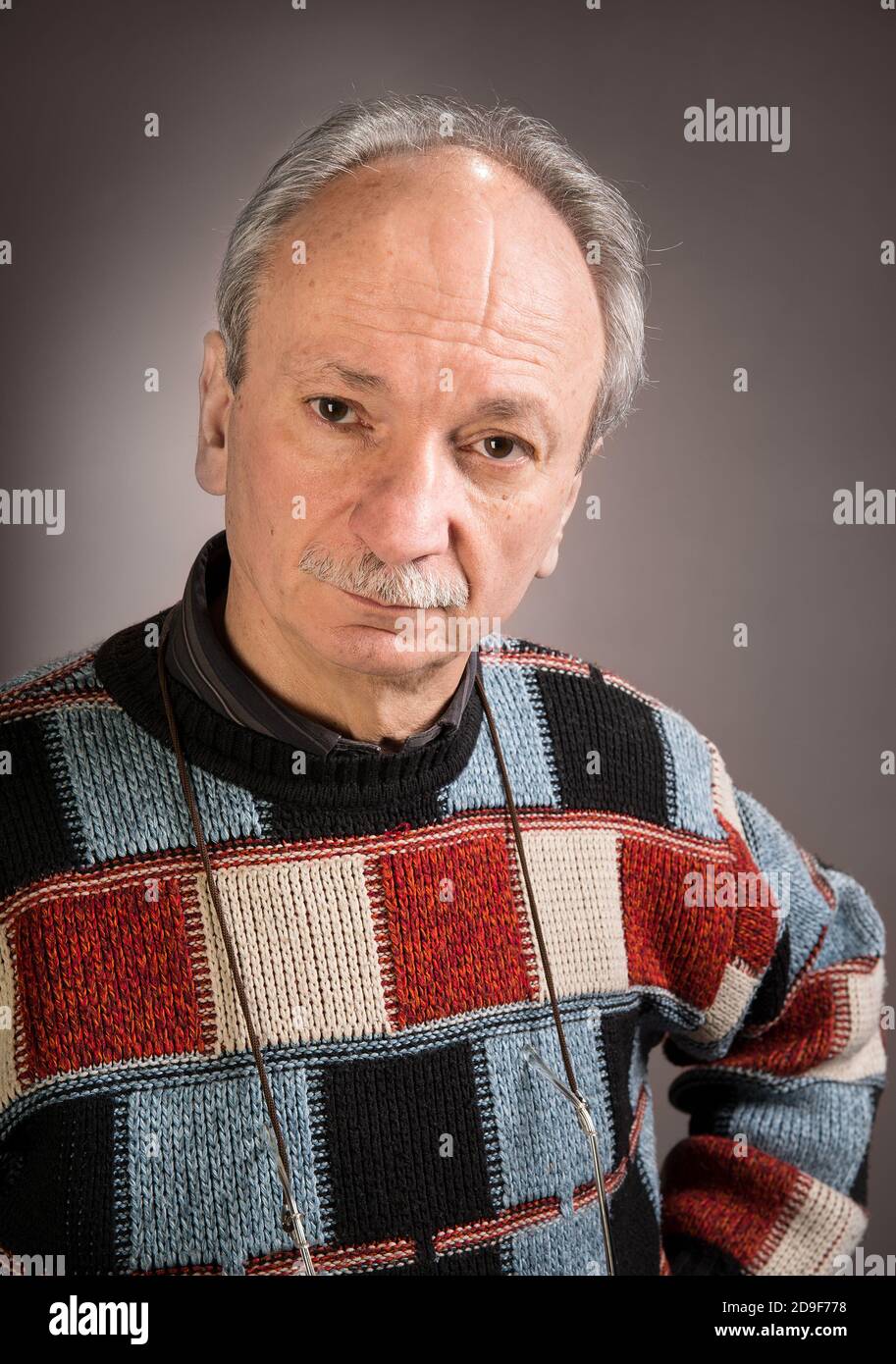 Skeptically hi-res stock photography and images - Alamy