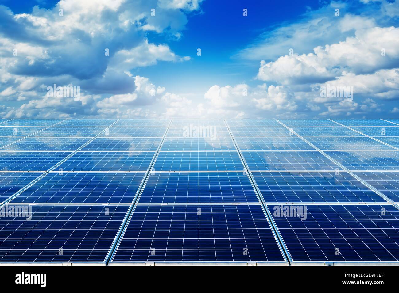 Solar cell panels hi-res stock photography and images - Alamy