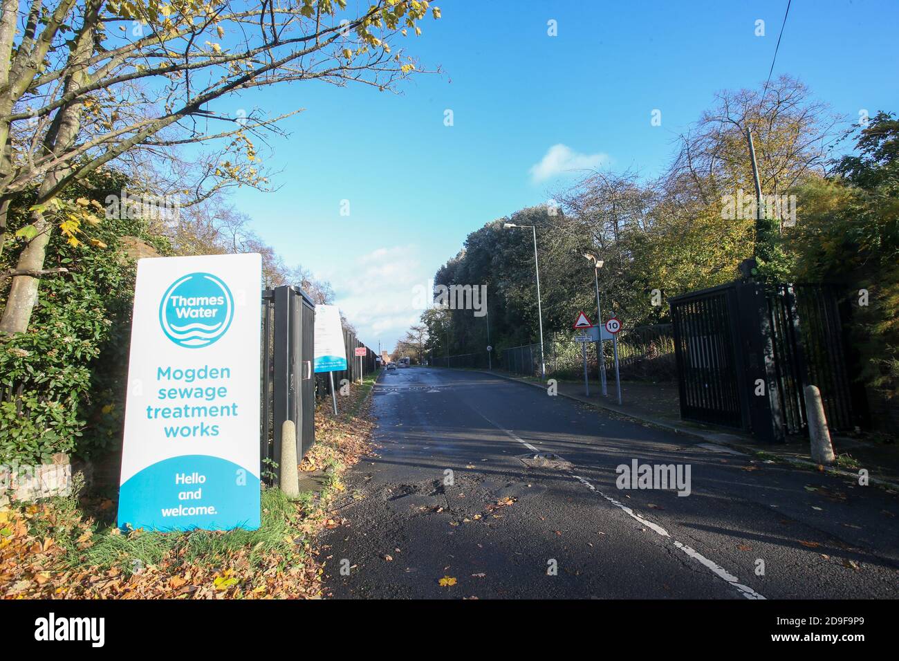 Mogden sewage works hi-res stock photography and images - Alamy