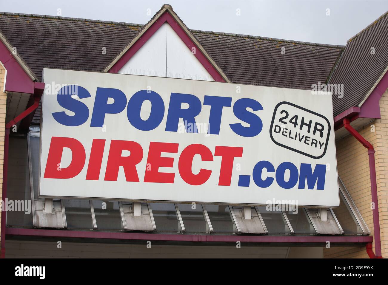 Sports direct store closure hi-res stock photography and images - Alamy