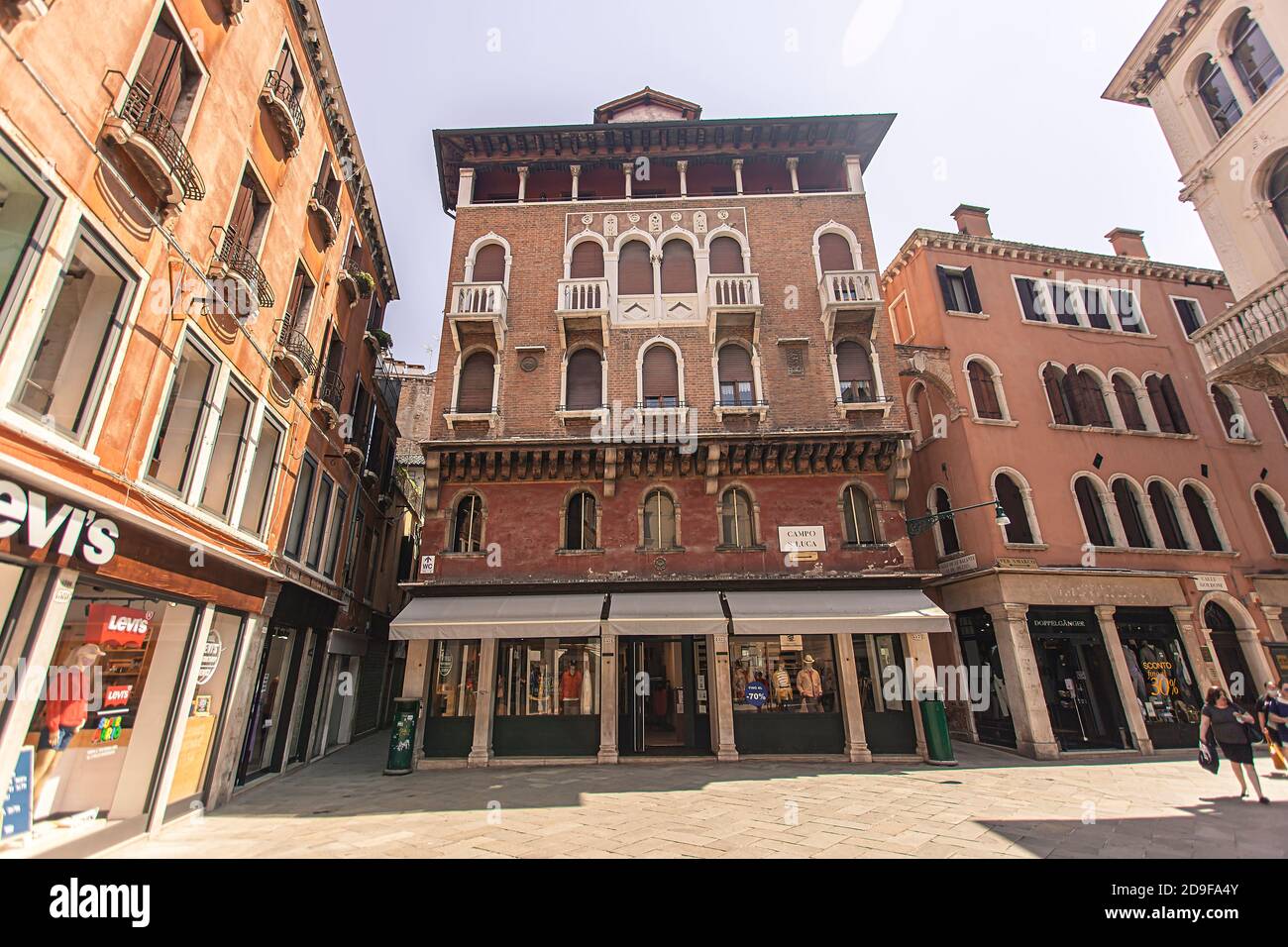 Generic old building hi-res stock photography and images - Alamy