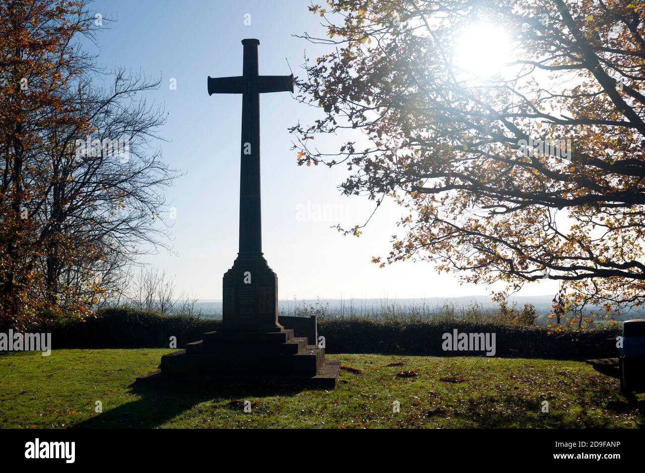 War memorial cross in autumn, Snitterfield, Warwickshire, England, UK ...