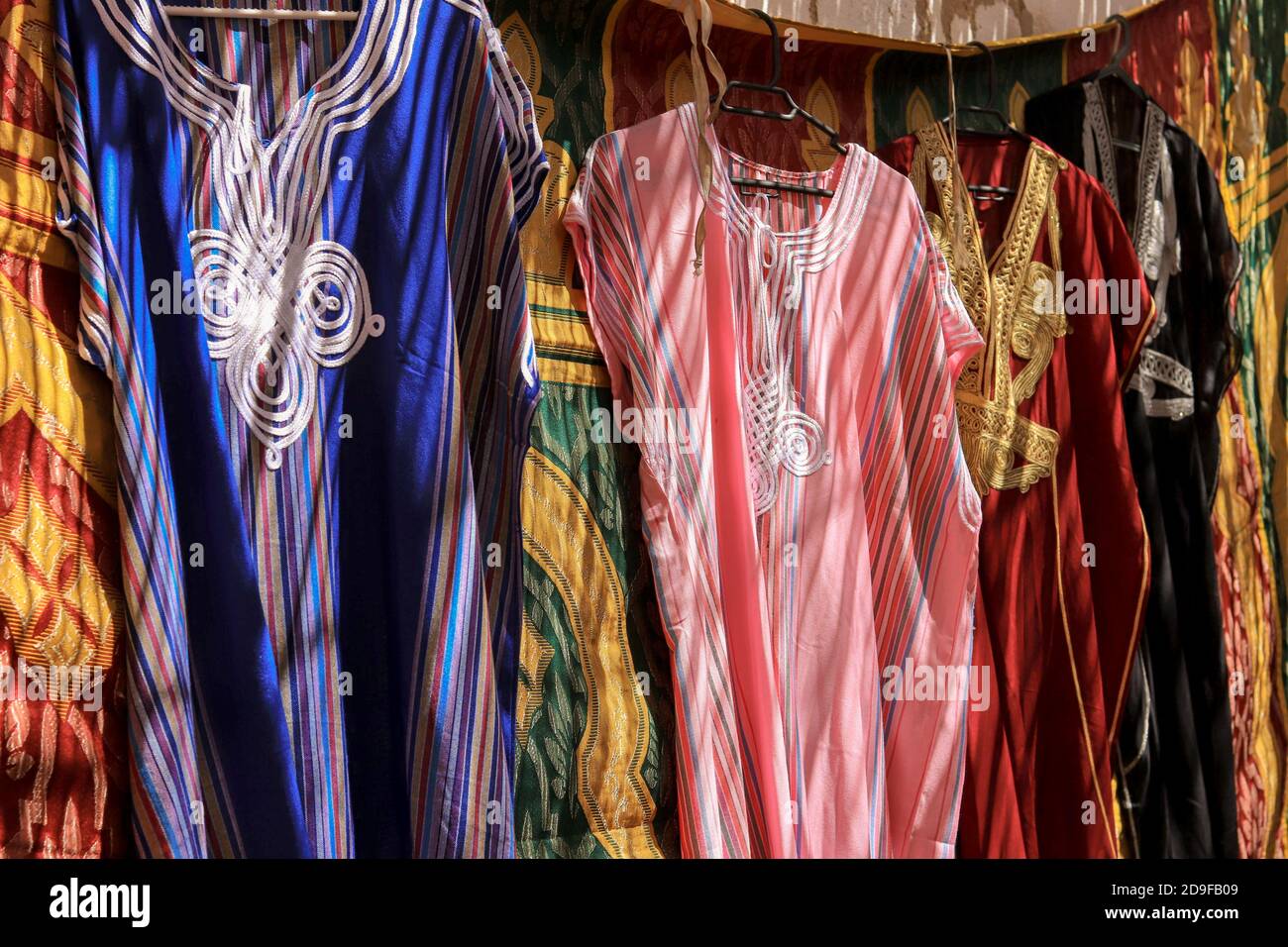 Arabic traditional wear hi-res stock photography and images - Alamy